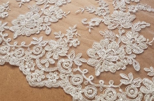 Bruidsstoffen om je trouwjurk zelf te maken | met onze hulp